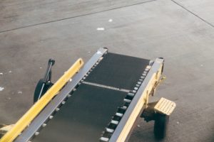 5 Safety Tips to Prevent Injuries as a Baggage Handler | Schwarz ...